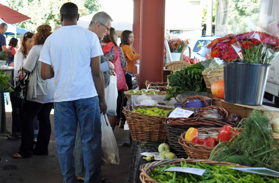 Your Guide to the 11 Best Farmers Markets in Phoenix [2026 ]
