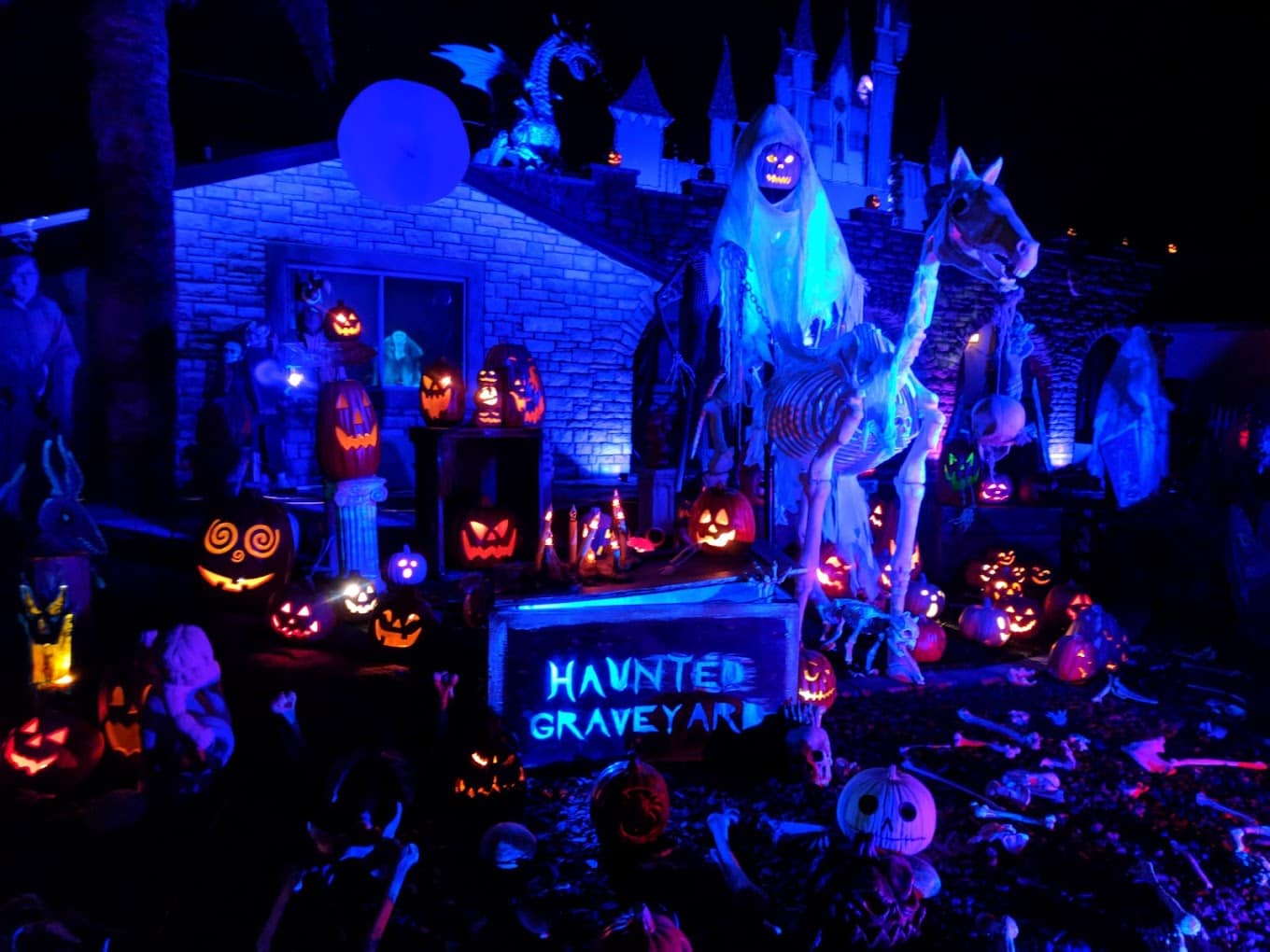 The 13 Spookiest Haunted Houses in Phoenix [2026 ]