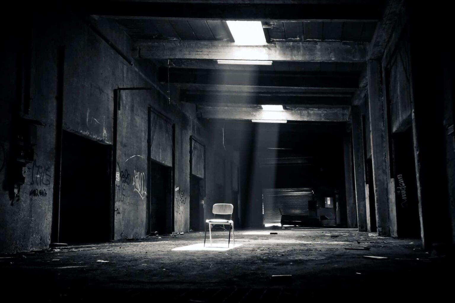 The 13 Spookiest Haunted Houses in Phoenix [2026 ]