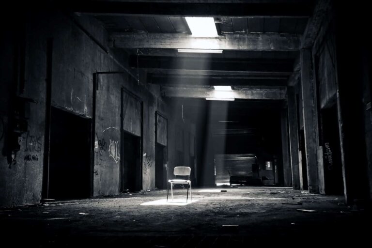 The 13 Spookiest Haunted Houses in Phoenix [2026 ]